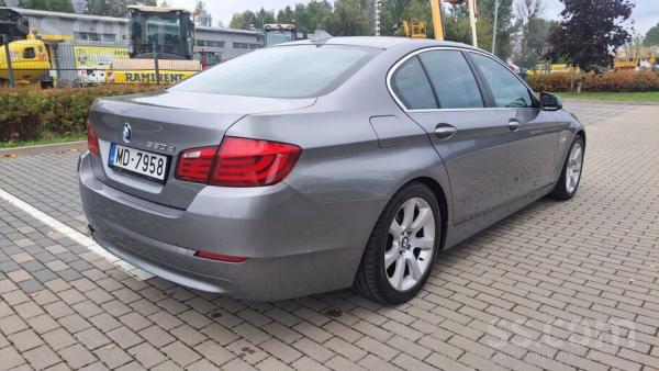Grey BMW 530 2010 in Riga, with an engine capacity of 3.00 L and mileage of 335 thousand km for 9500 €, photo 8 on AUTOMOTO.COM.LV