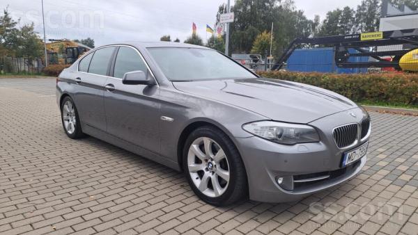 Grey BMW 530 2010 in Riga, with an engine capacity of 3.00 L and mileage of 335 thousand km for 9500 €, photo 9 on AUTOMOTO.COM.LV