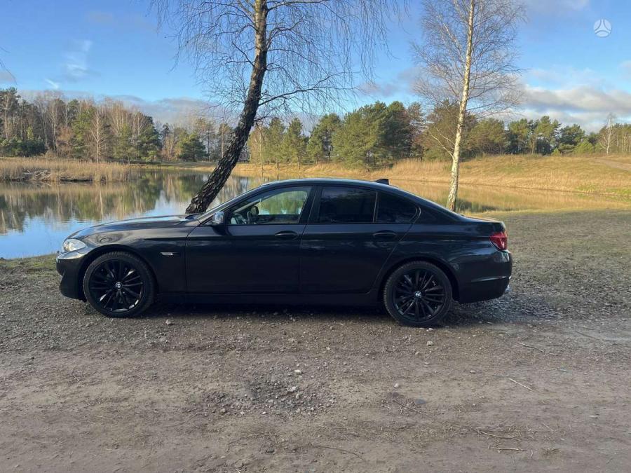 Grey BMW 530 2011 in Gargzdai, with an engine capacity of 2.99 L and mileage of 228 thousand km for 8700 €, photo 2 on AUTOMOTO.COM.LV