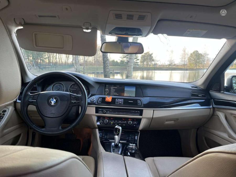 Grey BMW 530 2011 in Gargzdai, with an engine capacity of 2.99 L and mileage of 228 thousand km for 8700 €, photo 15 on AUTOMOTO.COM.LV