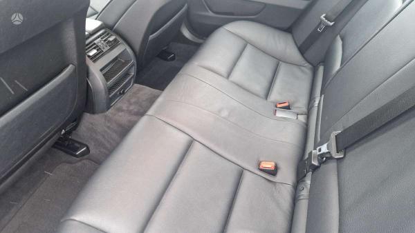 Grey BMW 530 2011 in Panevezys, with an engine capacity of 2.99 L and mileage of 328 thousand km for 7400 €, photo 10 on AUTOMOTO.COM.LV