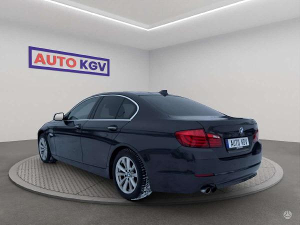 Grey BMW 530 2011 in Kaunas, with an engine capacity of 3.00 L and mileage of 278 thousand km for 10999 €, photo 3 on AUTOMOTO.COM.LV