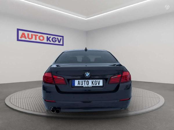 Grey BMW 530 2011 in Kaunas, with an engine capacity of 3.00 L and mileage of 278 thousand km for 10999 €, photo 4 on AUTOMOTO.COM.LV