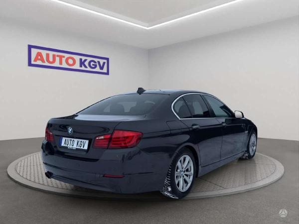 Grey BMW 530 2011 in Kaunas, with an engine capacity of 3.00 L and mileage of 278 thousand km for 10999 €, photo 5 on AUTOMOTO.COM.LV