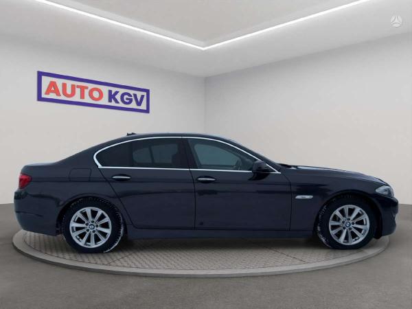 Grey BMW 530 2011 in Kaunas, with an engine capacity of 3.00 L and mileage of 278 thousand km for 10999 €, photo 6 on AUTOMOTO.COM.LV