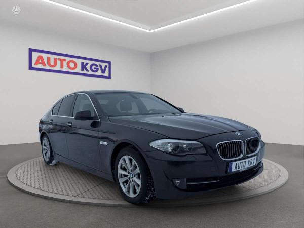 Grey BMW 530 2011 in Kaunas, with an engine capacity of 3.00 L and mileage of 278 thousand km for 10999 €, photo 7 on AUTOMOTO.COM.LV