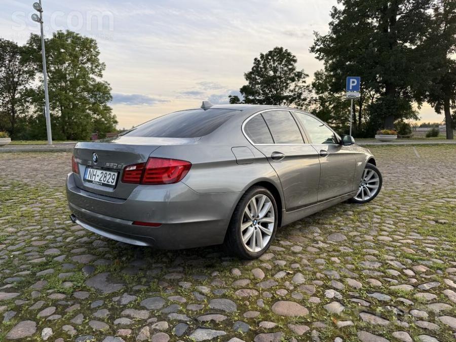 Grey BMW 530 2011 in Riga, with an engine capacity of 3.00 L and mileage of 274 thousand km for 10900 €, photo 4 on AUTOMOTO.COM.LV
