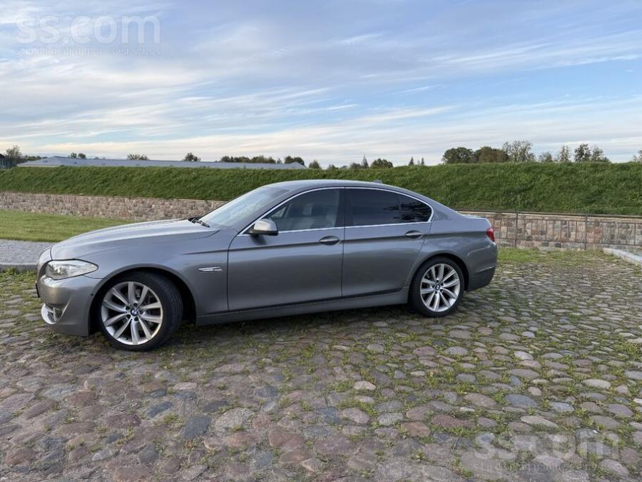 Grey BMW 530 2011 in Riga, with an engine capacity of 3.00 L and mileage of 274 thousand km for 10900 €, photo 7 on AUTOMOTO.COM.LV