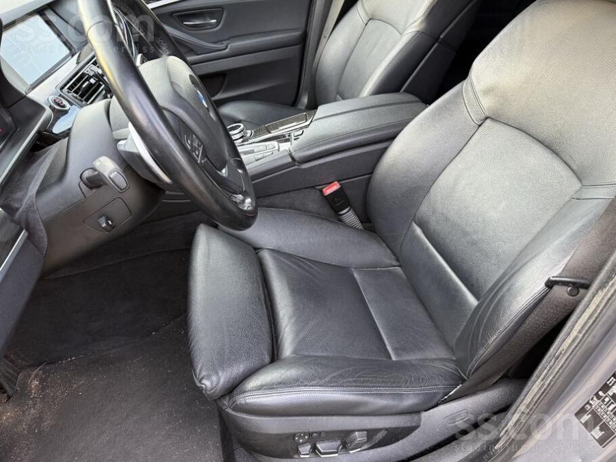Grey BMW 530 2011 in Riga, with an engine capacity of 3.00 L and mileage of 274 thousand km for 10900 €, photo 9 on AUTOMOTO.COM.LV