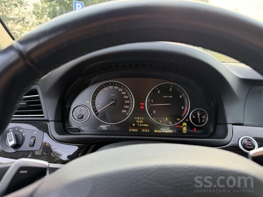 Grey BMW 530 2011 in Riga, with an engine capacity of 3.00 L and mileage of 274 thousand km for 10900 €, photo 10 on AUTOMOTO.COM.LV