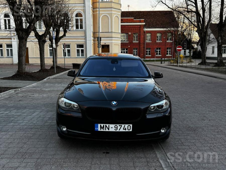 Pelēks BMW 530 2011 Kuldīga, ar dzinēja tilpumu 3.00 L un nobraukumu 324 tūkst. km par 10700 €, foto 3 vietnē AUTOMOTO.COM.LV