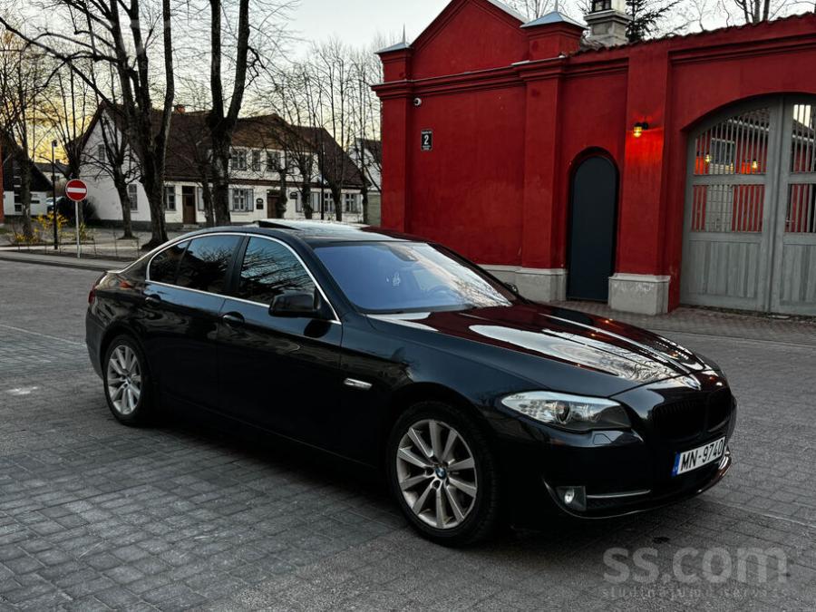 Pelēks BMW 530 2011 Kuldīga, ar dzinēja tilpumu 3.00 L un nobraukumu 324 tūkst. km par 10700 €, foto 4 vietnē AUTOMOTO.COM.LV