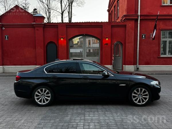 Grey BMW 530 2011 in Kuldiga, with an engine capacity of 3.00 L and mileage of 324 thousand km for 10700 €, photo 4 on AUTOMOTO.COM.LV