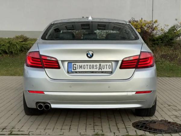 Grey BMW 530 2011 in Riga, with an engine capacity of 3.00 L and mileage of 261 thousand km for 8990 €, photo 6 on AUTOMOTO.COM.LV