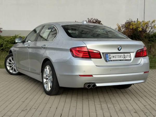 Grey BMW 530 2011 in Riga, with an engine capacity of 3.00 L and mileage of 261 thousand km for 8990 €, photo 7 on AUTOMOTO.COM.LV