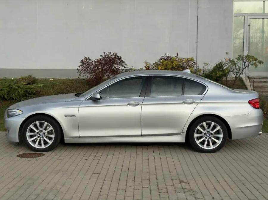 Серый БМВ 530 2011 в Рига, объемом двигателя 3.00 л и пробегом 261 тыс. км за 8990 €, фото 9 на AUTOMOTO.COM.LV