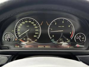 Серый БМВ 530 2011 в Рига, объемом двигателя 3.00 л и пробегом 261 тыс. км за 8990 €, фото 17 на AUTOMOTO.COM.LV