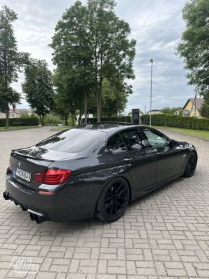 Grey BMW 530 2011 in Marijampole, with an engine capacity of 3.00 L and mileage of 369 thousand km for 12800 €, photo 8 on AUTOMOTO.COM.LV
