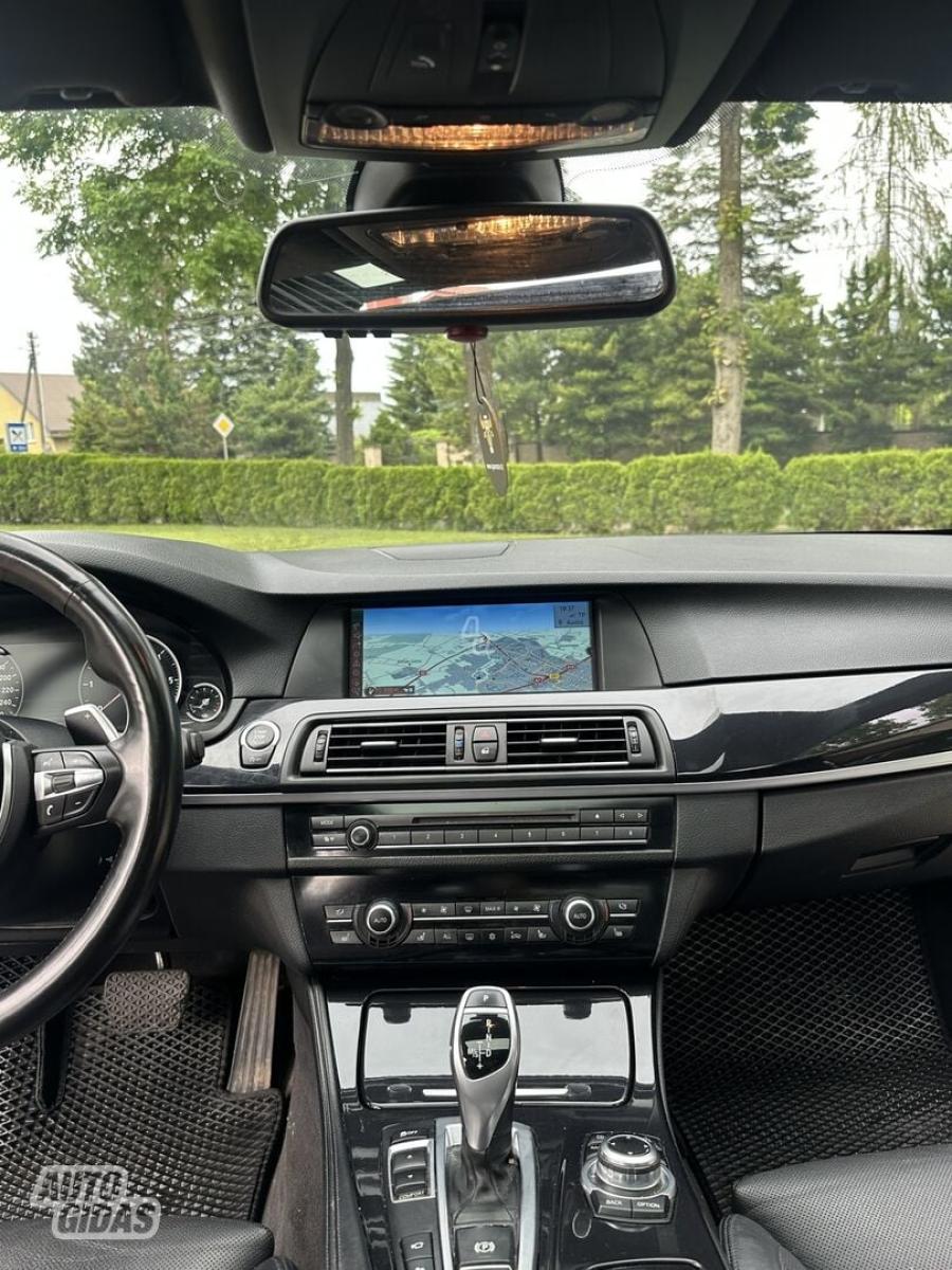 Grey BMW 530 2011 in Marijampole, with an engine capacity of 3.00 L and mileage of 369 thousand km for 12800 €, photo 18 on AUTOMOTO.COM.LV