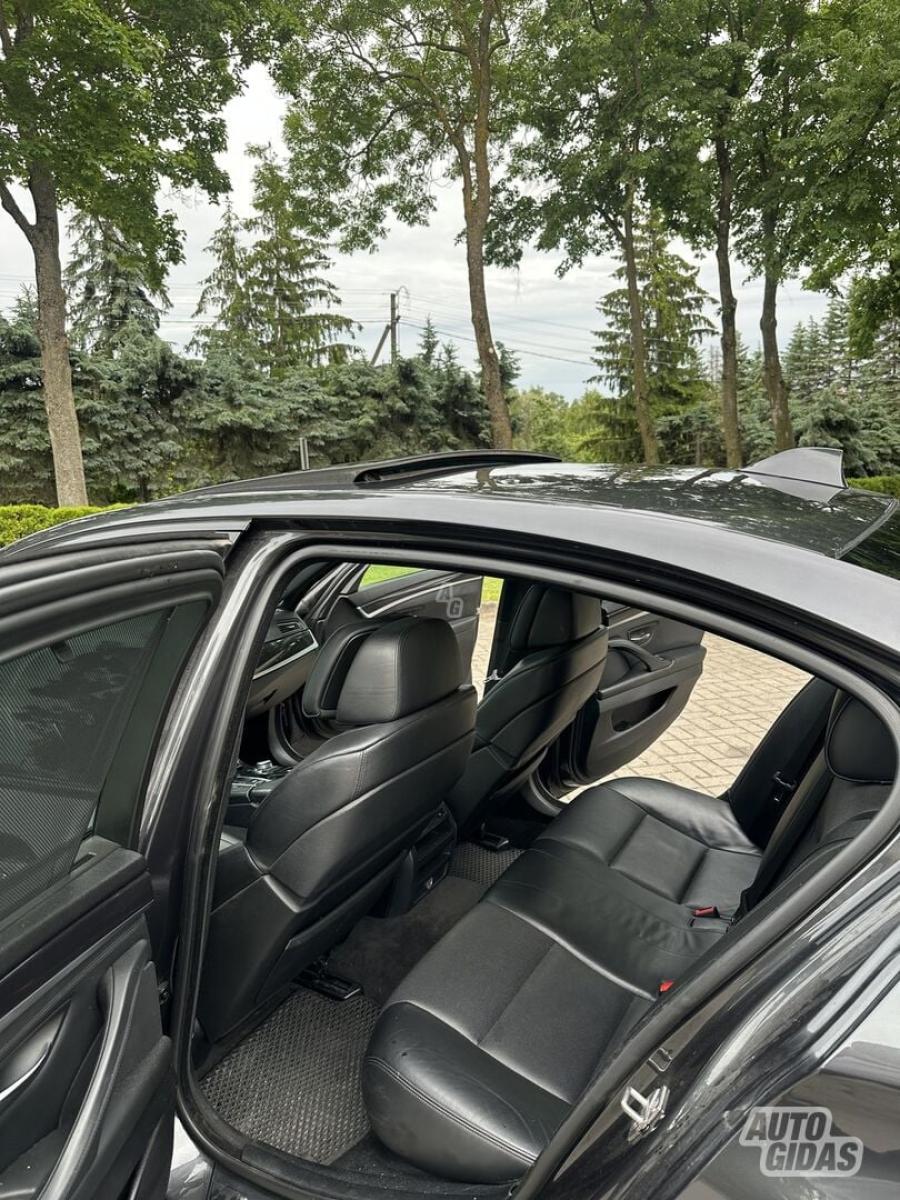 Grey BMW 530 2011 in Marijampole, with an engine capacity of 3.00 L and mileage of 369 thousand km for 12800 €, photo 21 on AUTOMOTO.COM.LV