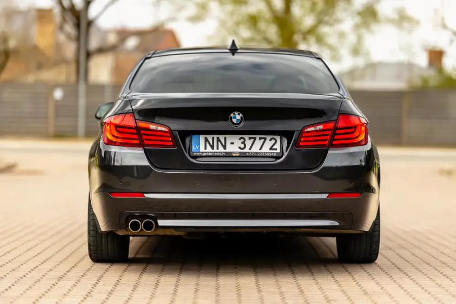 Pelēks BMW 530 2011 Jelgava, ar dzinēja tilpumu 3.00 L un nobraukumu 241 tūkst. km par 9500 €, foto 7 vietnē AUTOMOTO.COM.LV