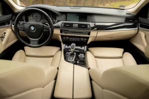 Pelēks BMW 530 2011 Jelgava, ar dzinēja tilpumu 3.00 L un nobraukumu 241 tūkst. km par 9500 €, foto 10 vietnē AUTOMOTO.COM.LV