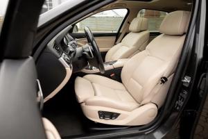 Pelēks BMW 530 2011 Jelgava, ar dzinēja tilpumu 3.00 L un nobraukumu 241 tūkst. km par 9500 €, foto 12 vietnē AUTOMOTO.COM.LV