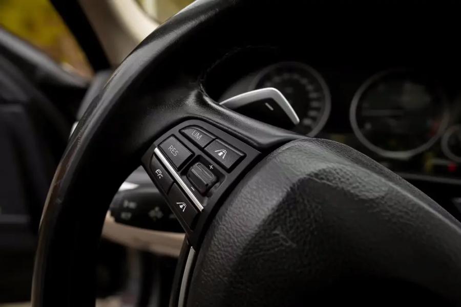 Pelēks BMW 530 2011 Jelgava, ar dzinēja tilpumu 3.00 L un nobraukumu 241 tūkst. km par 9500 €, foto 14 vietnē AUTOMOTO.COM.LV