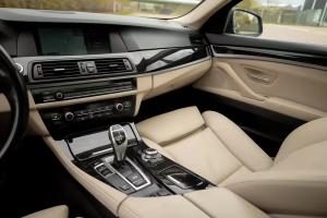 Pelēks BMW 530 2011 Jelgava, ar dzinēja tilpumu 3.00 L un nobraukumu 241 tūkst. km par 9500 €, foto 16 vietnē AUTOMOTO.COM.LV