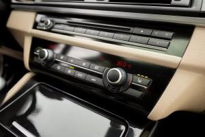 Pelēks BMW 530 2011 Jelgava, ar dzinēja tilpumu 3.00 L un nobraukumu 241 tūkst. km par 9500 €, foto 17 vietnē AUTOMOTO.COM.LV