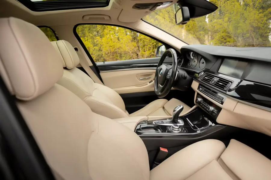 Pelēks BMW 530 2011 Jelgava, ar dzinēja tilpumu 3.00 L un nobraukumu 241 tūkst. km par 9500 €, foto 22 vietnē AUTOMOTO.COM.LV