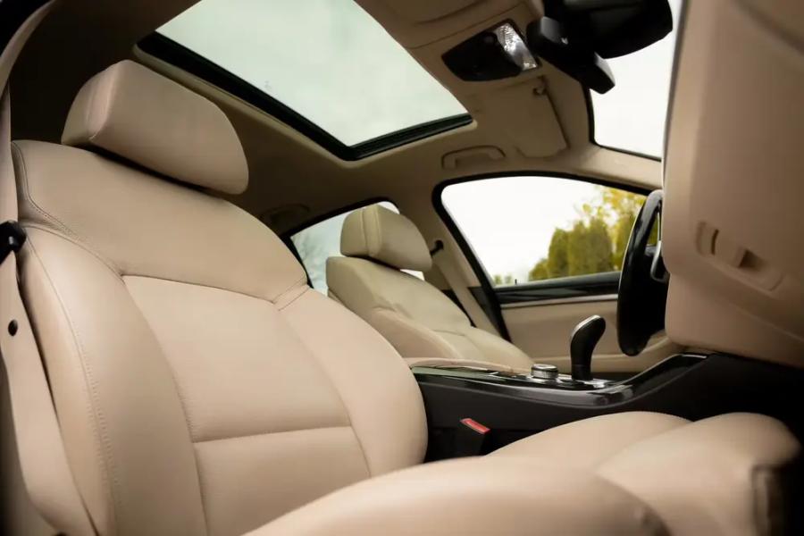 Pelēks BMW 530 2011 Jelgava, ar dzinēja tilpumu 3.00 L un nobraukumu 241 tūkst. km par 9500 €, foto 23 vietnē AUTOMOTO.COM.LV