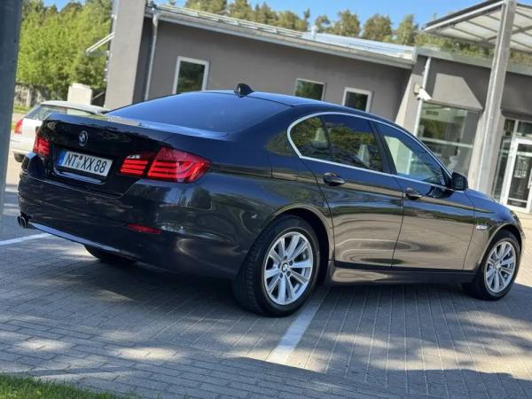 Grey BMW 530 2011 in Jurmala, with an engine capacity of 3.00 L and mileage of 213 thousand km for 8790 €, photo 5 on AUTOMOTO.COM.LV