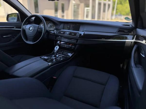 Grey BMW 530 2011 in Jurmala, with an engine capacity of 3.00 L and mileage of 213 thousand km for 8790 €, photo 7 on AUTOMOTO.COM.LV