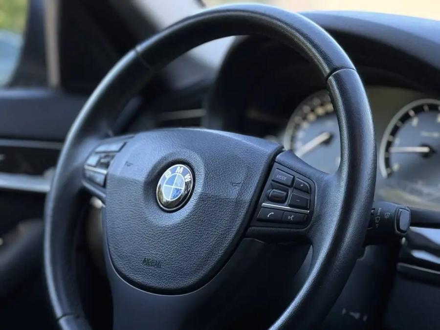 Pelēks BMW 530 2011 Jūrmala, ar dzinēja tilpumu 3.00 L un nobraukumu 213 tūkst. km par 8790 €, foto 17 vietnē AUTOMOTO.COM.LV