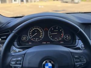 Pelēks BMW 530 2011 Jūrmala, ar dzinēja tilpumu 3.00 L un nobraukumu 213 tūkst. km par 8790 €, foto 23 vietnē AUTOMOTO.COM.LV