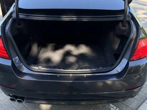 Pelēks BMW 530 2011 Jūrmala, ar dzinēja tilpumu 3.00 L un nobraukumu 213 tūkst. km par 8790 €, foto 24 vietnē AUTOMOTO.COM.LV
