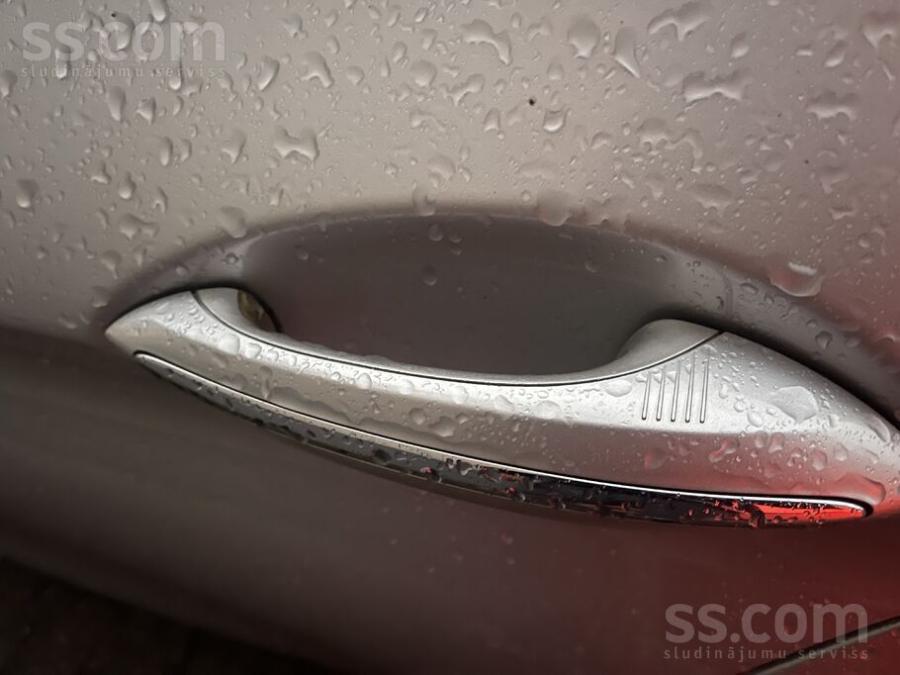 Grey BMW 530 2011 in Riga, with an engine capacity of 3.00 L and mileage of 254 thousand km for 14000 €, photo 4 on AUTOMOTO.COM.LV