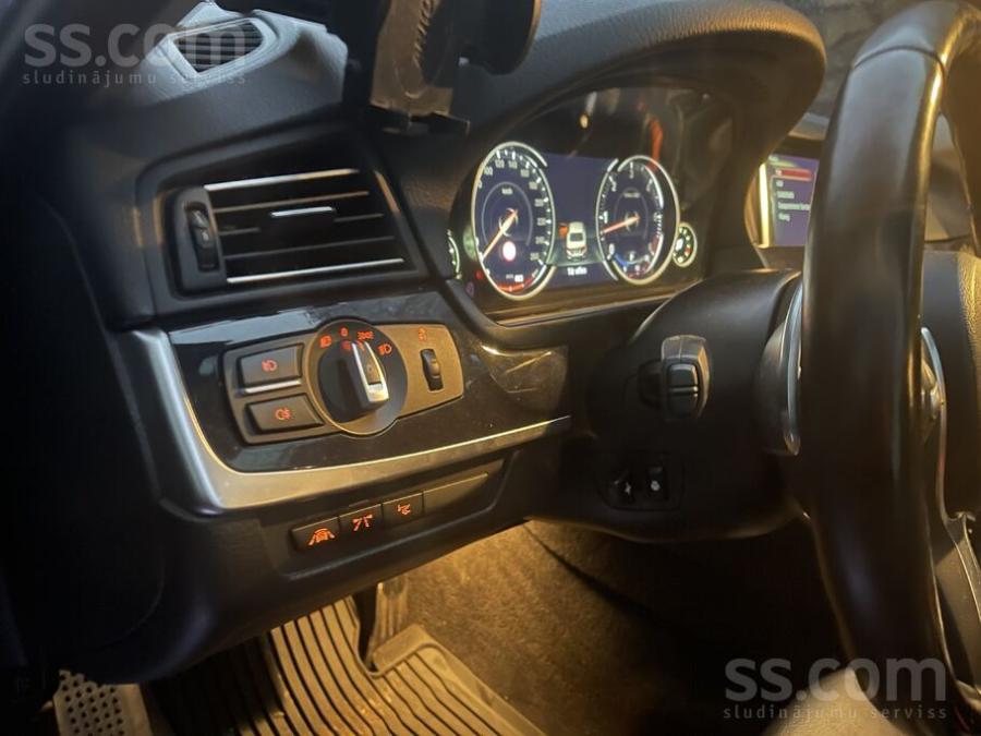 Grey BMW 530 2011 in Riga, with an engine capacity of 3.00 L and mileage of 254 thousand km for 14000 €, photo 12 on AUTOMOTO.COM.LV