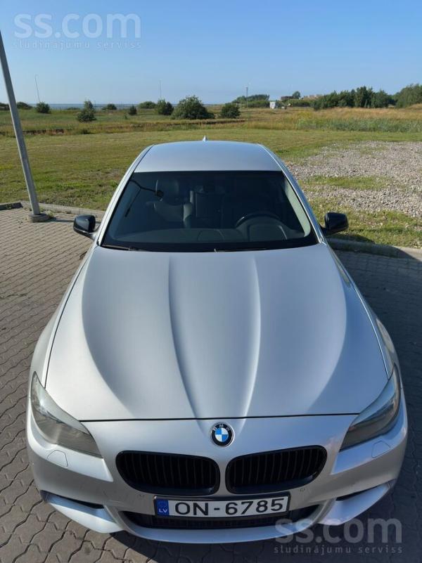 Grey BMW 530 2011 in Liepaja, with an engine capacity of 3.00 L and mileage of 281 thousand km for 10999 €, photo 4 on AUTOMOTO.COM.LV