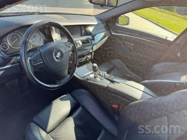 Grey BMW 530 2011 in Liepaja, with an engine capacity of 3.00 L and mileage of 281 thousand km for 10999 €, photo 7 on AUTOMOTO.COM.LV