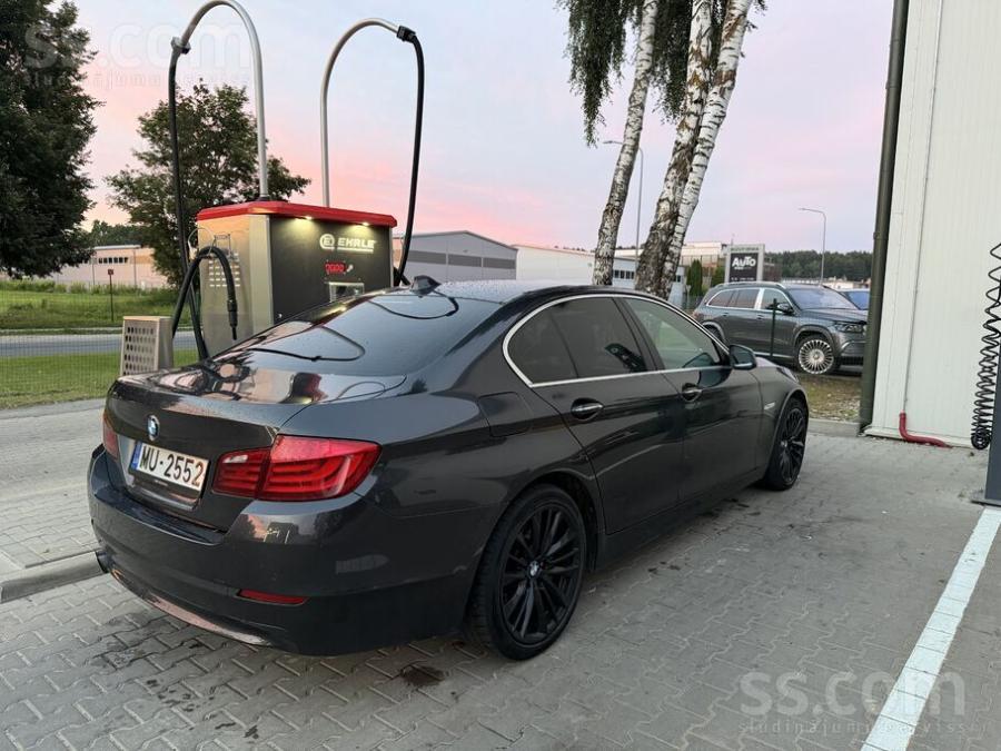 Pelēks BMW 530 2011 Rīga, ar dzinēja tilpumu 3.00 L un nobraukumu 367 tūkst. km par 11000 €, foto 3 vietnē AUTOMOTO.COM.LV