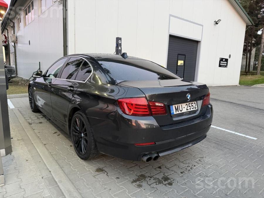 Pelēks BMW 530 2011 Rīga, ar dzinēja tilpumu 3.00 L un nobraukumu 367 tūkst. km par 11000 €, foto 4 vietnē AUTOMOTO.COM.LV