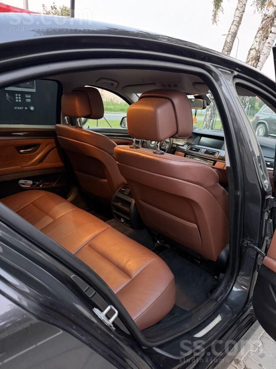 Pelēks BMW 530 2011 Rīga, ar dzinēja tilpumu 3.00 L un nobraukumu 367 tūkst. km par 11000 €, foto 11 vietnē AUTOMOTO.COM.LV