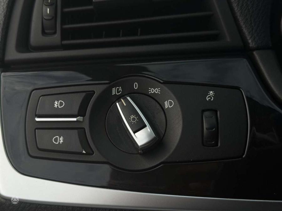 Grey BMW 530 2011 in Klaipeda, with an engine capacity of 3.00 L and mileage of 271 thousand km for 8999 €, photo 19 on AUTOMOTO.COM.LV