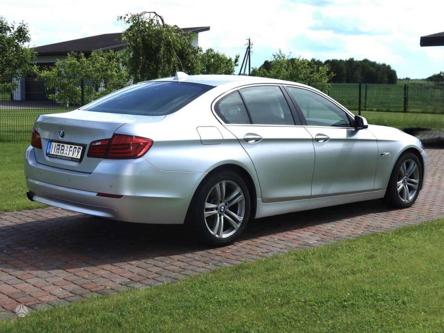 Grey BMW 530 2011 in Vilnius, with an engine capacity of 2.99 L and mileage of 320 thousand km for 10000 €, photo 6 on AUTOMOTO.COM.LV
