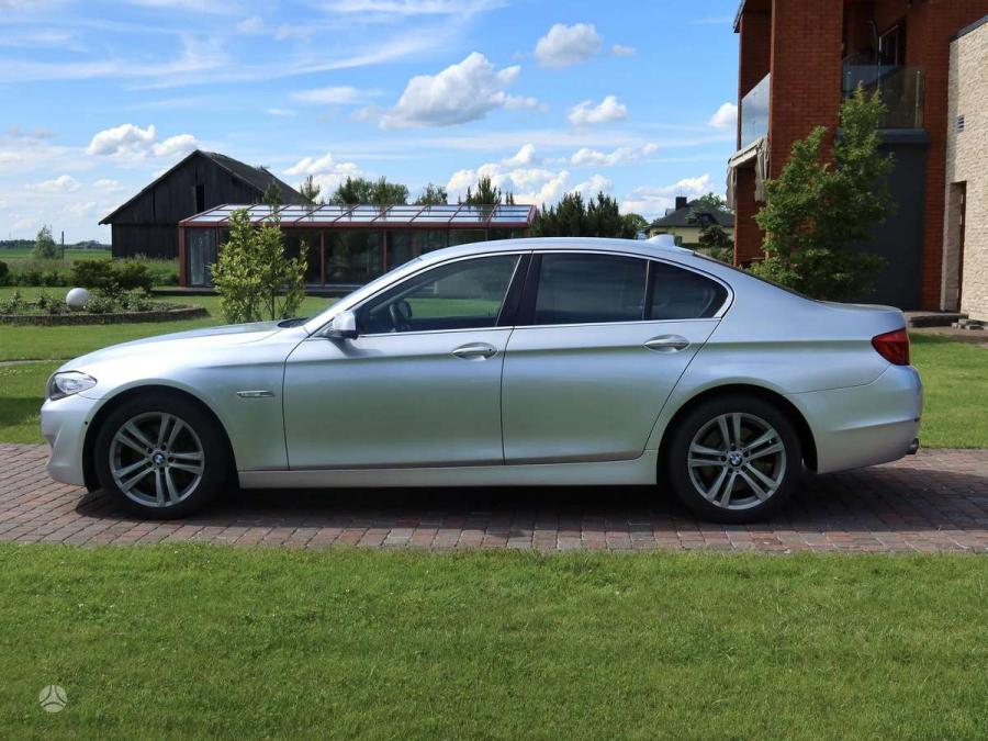 Grey BMW 530 2011 in Vilnius, with an engine capacity of 2.99 L and mileage of 320 thousand km for 10000 €, photo 9 on AUTOMOTO.COM.LV