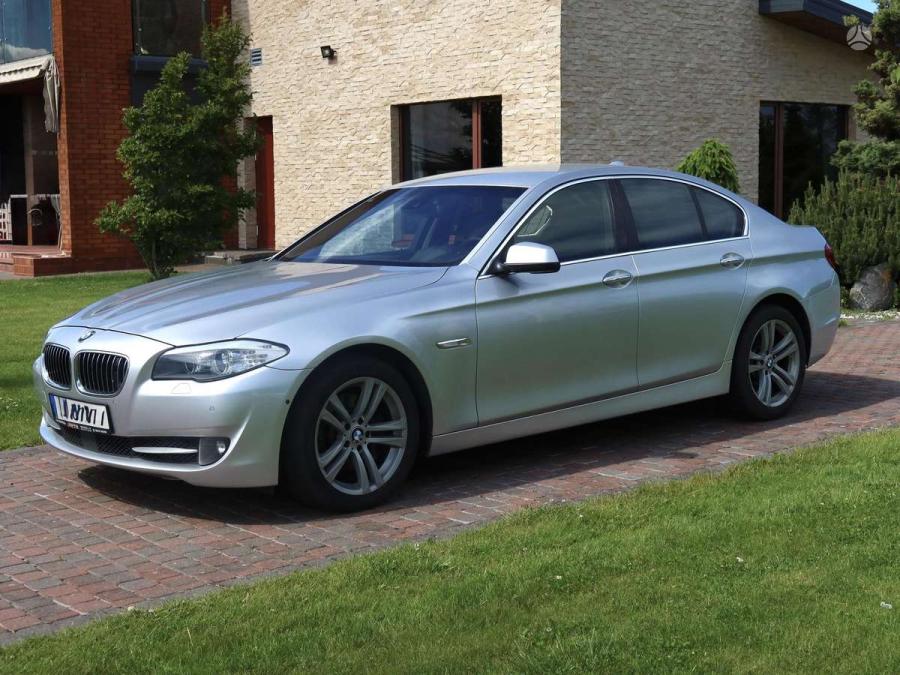 Grey BMW 530 2011 in Vilnius, with an engine capacity of 2.99 L and mileage of 320 thousand km for 10000 €, photo 10 on AUTOMOTO.COM.LV