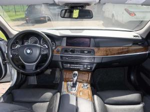 Grey BMW 530 2011 in Vilnius, with an engine capacity of 2.99 L and mileage of 320 thousand km for 10000 €, photo 13 on AUTOMOTO.COM.LV