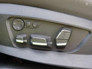 Grey BMW 530 2011 in Vilnius, with an engine capacity of 2.99 L and mileage of 320 thousand km for 10000 €, photo 18 on AUTOMOTO.COM.LV